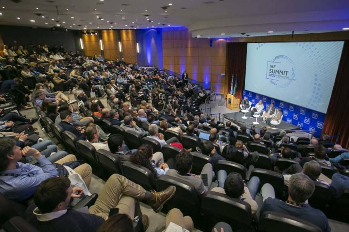 IAE Summit: Se reúnen por primera vez los referentes políticos de los ...