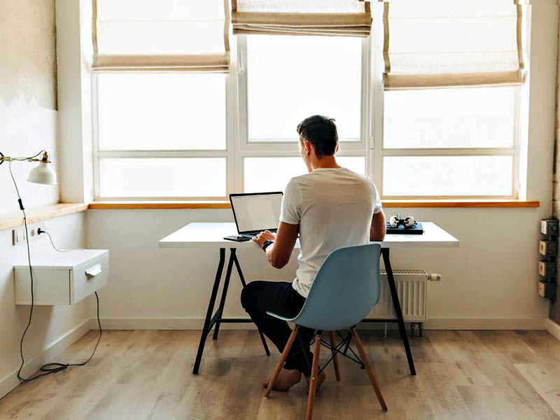 Teletrabajo: el 80% considera que no baja su productividad - IAE Business School